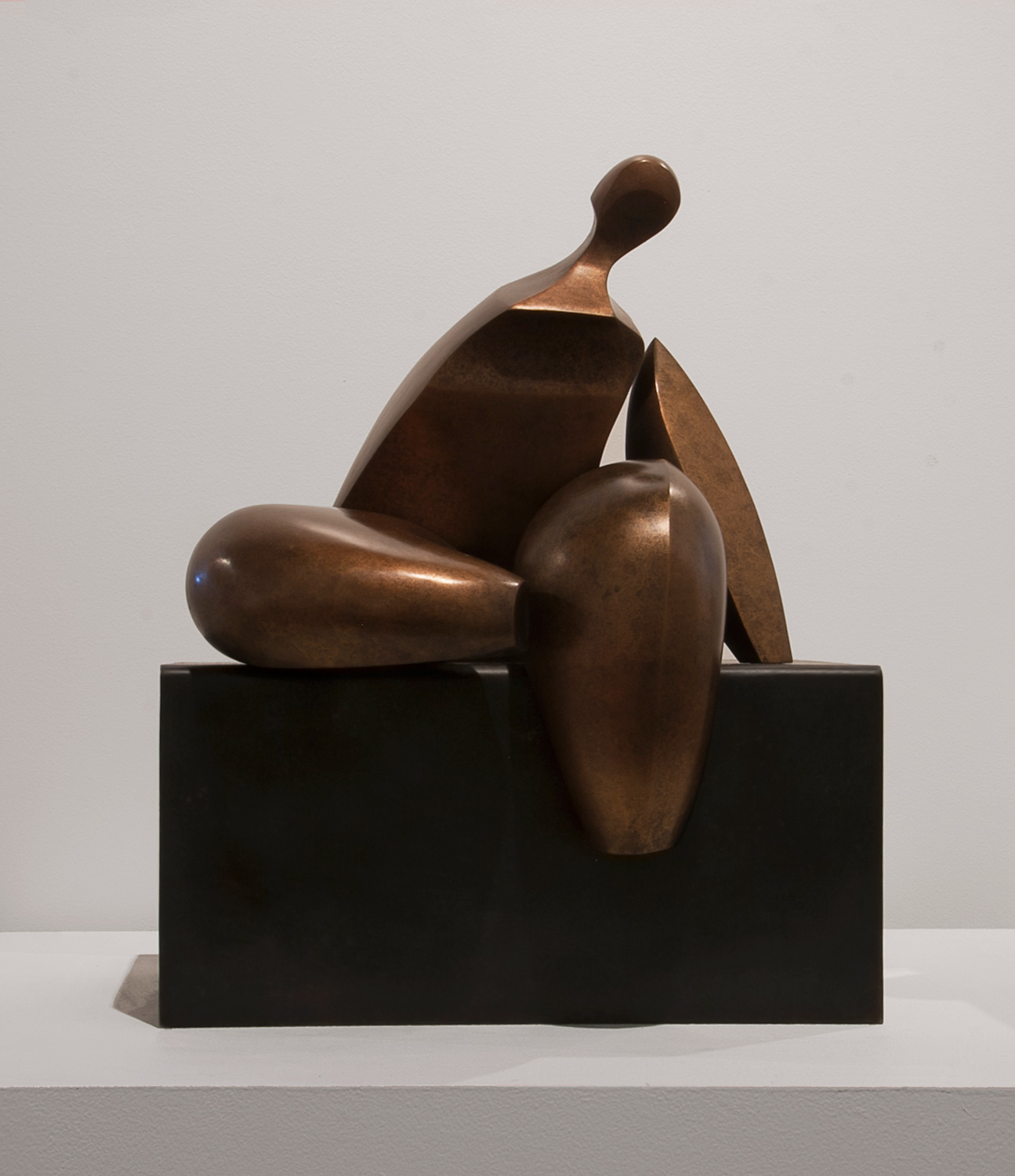 Seated 4 | ROBERT HOLMES | www.sculpturesite.com